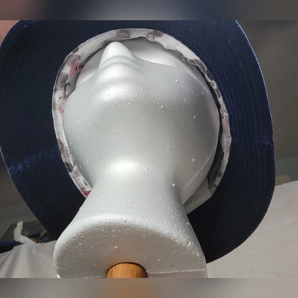 betmar | Accessories | Nwt Betmar Tanzanite Hat Is A Velvet Ruched ...